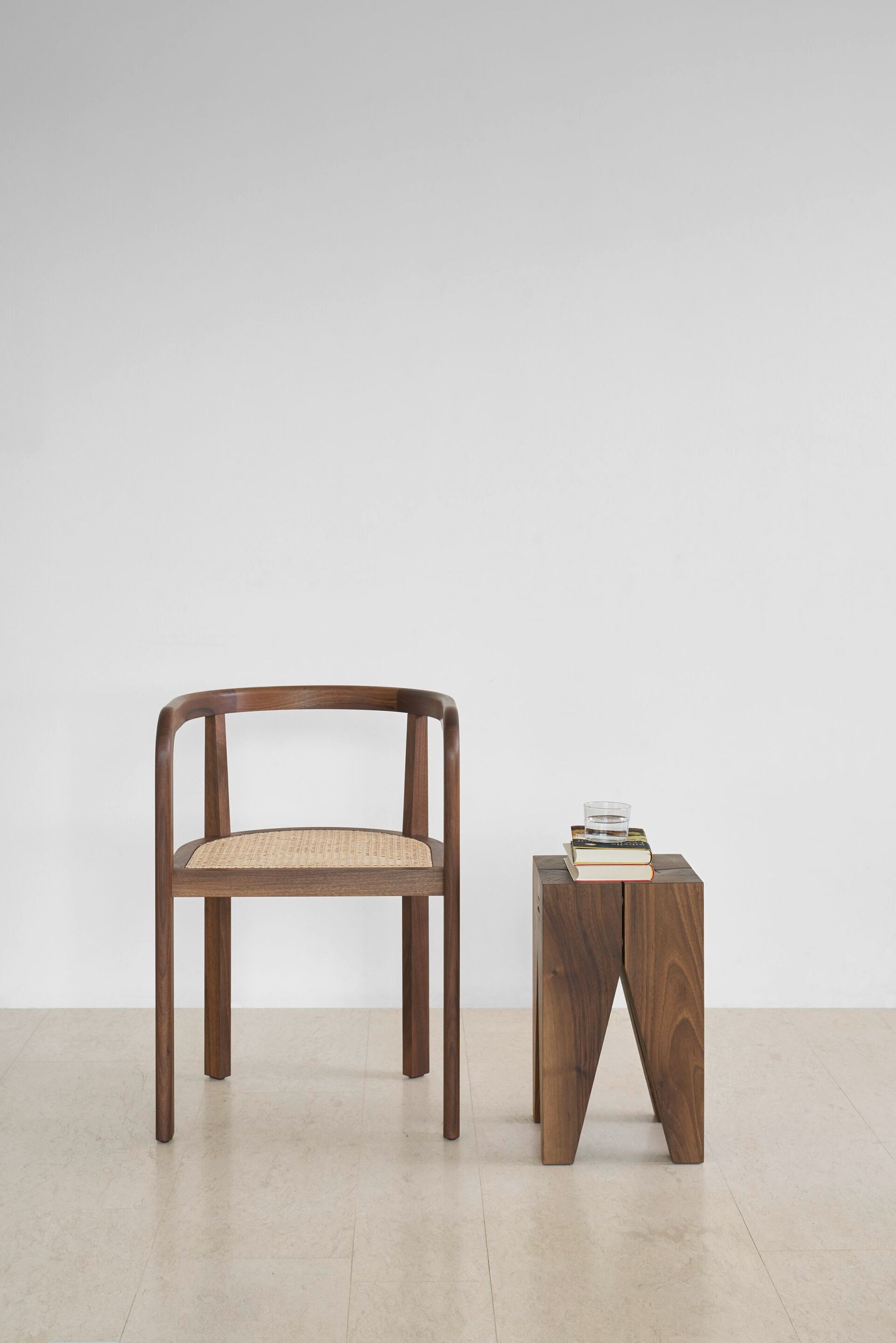 BACKENZAHN™ Wooden stool By E15