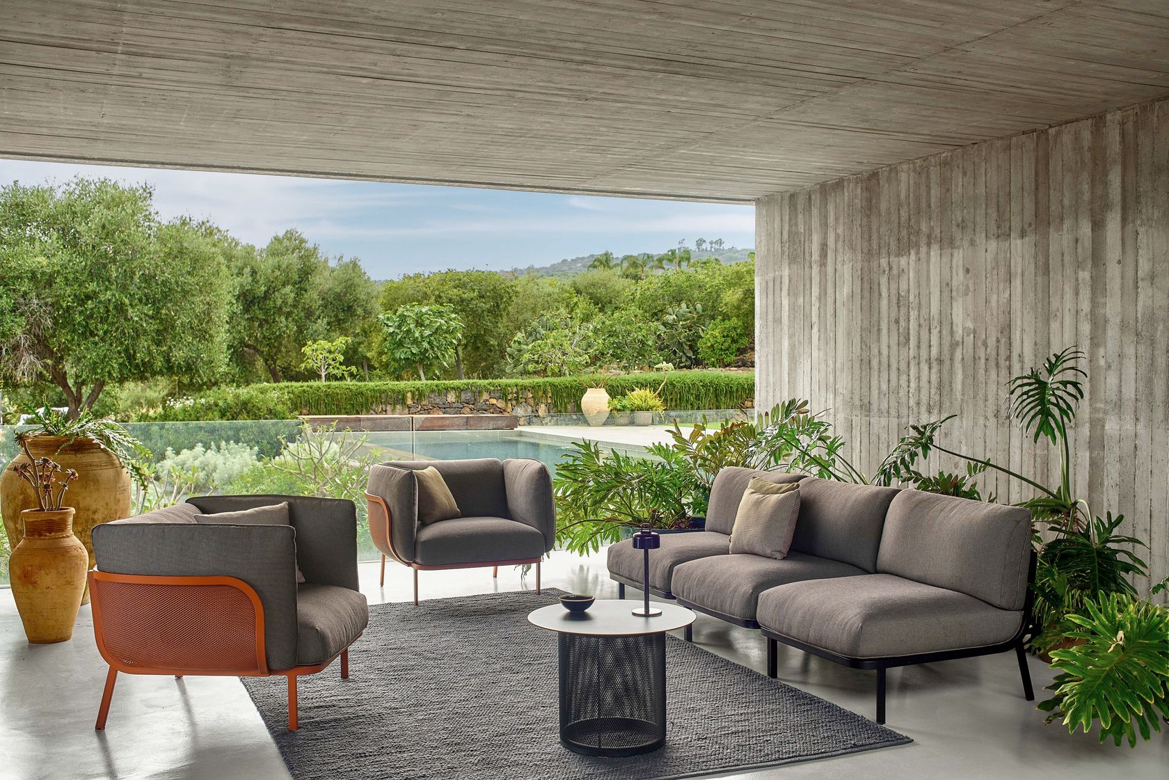 CABLA Round stainless steel garden side table By Emu | design LucidiPevere
