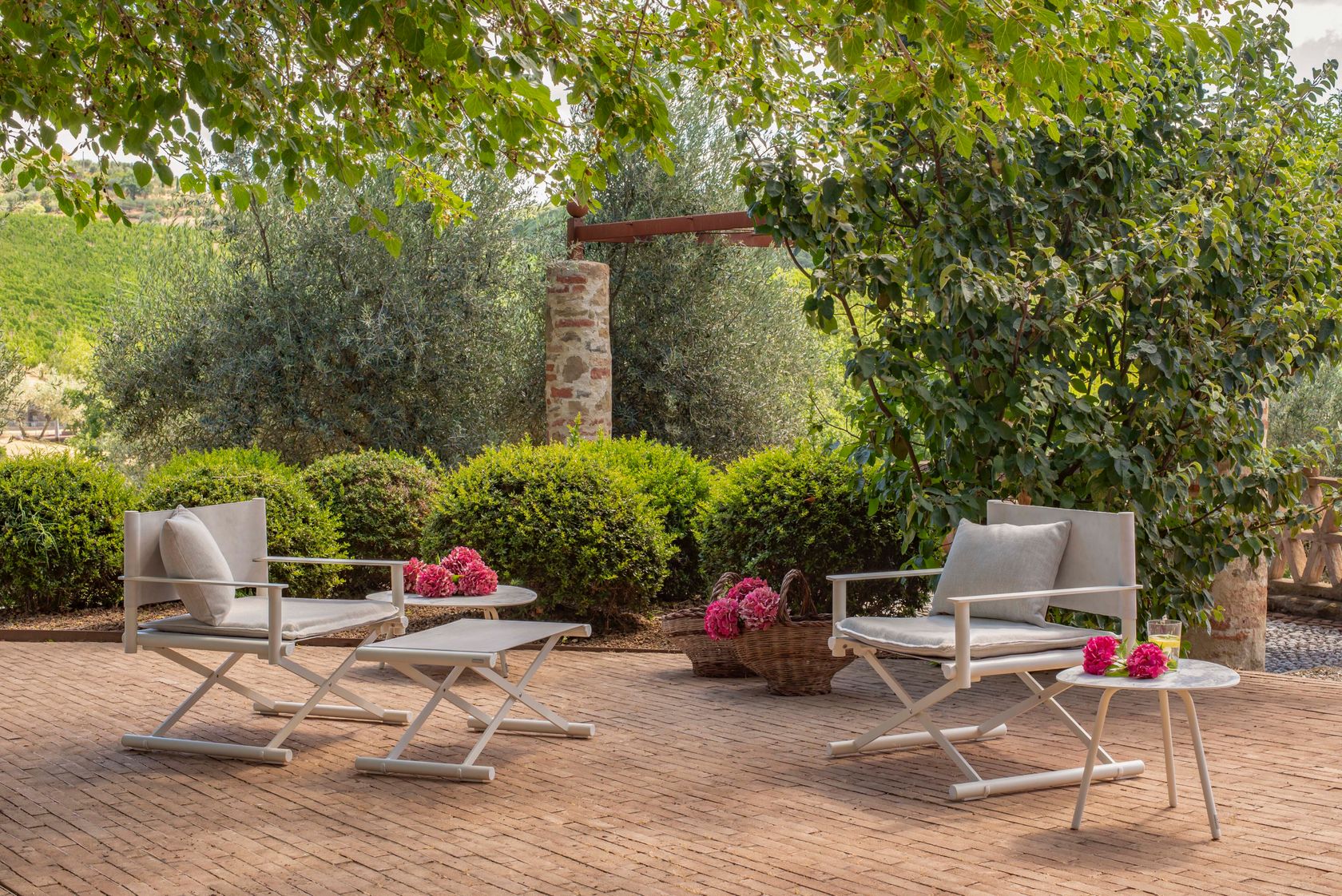 TERRA Aluminium garden armchair By emu | design LCM Marin Design Studio