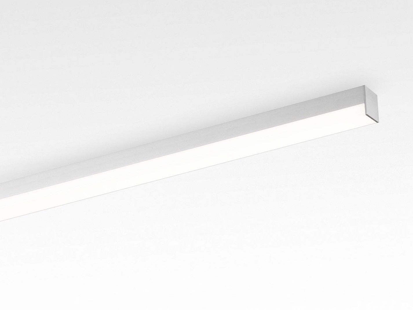 FEMTOLINE 25 linear lighting profile By Delta Light