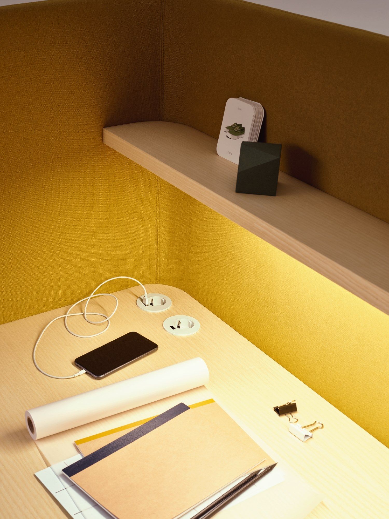 FLOATER Wood veneer workstation desk with cable management By COR ...