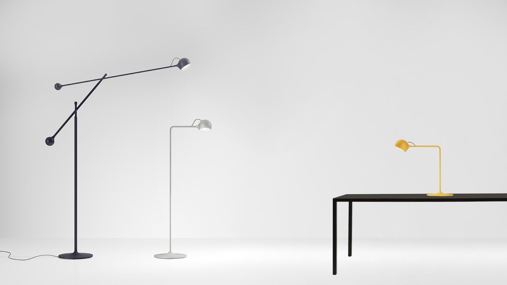 IXA | Floor lamp with swing arm By Artemide design Foster + Partners