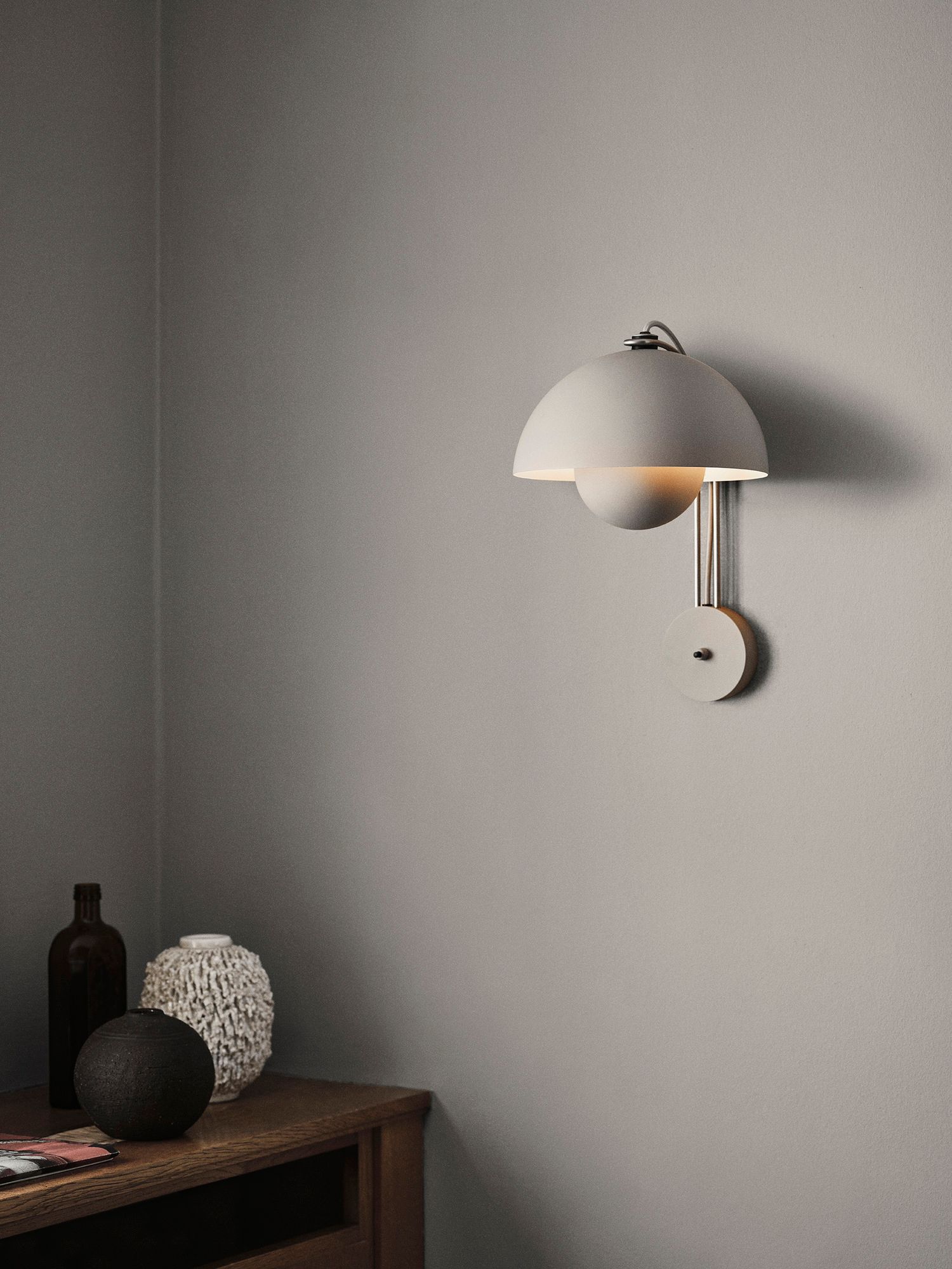 FLOWERPOT VP8 Wall lamp By &Tradition | design Verner Panton