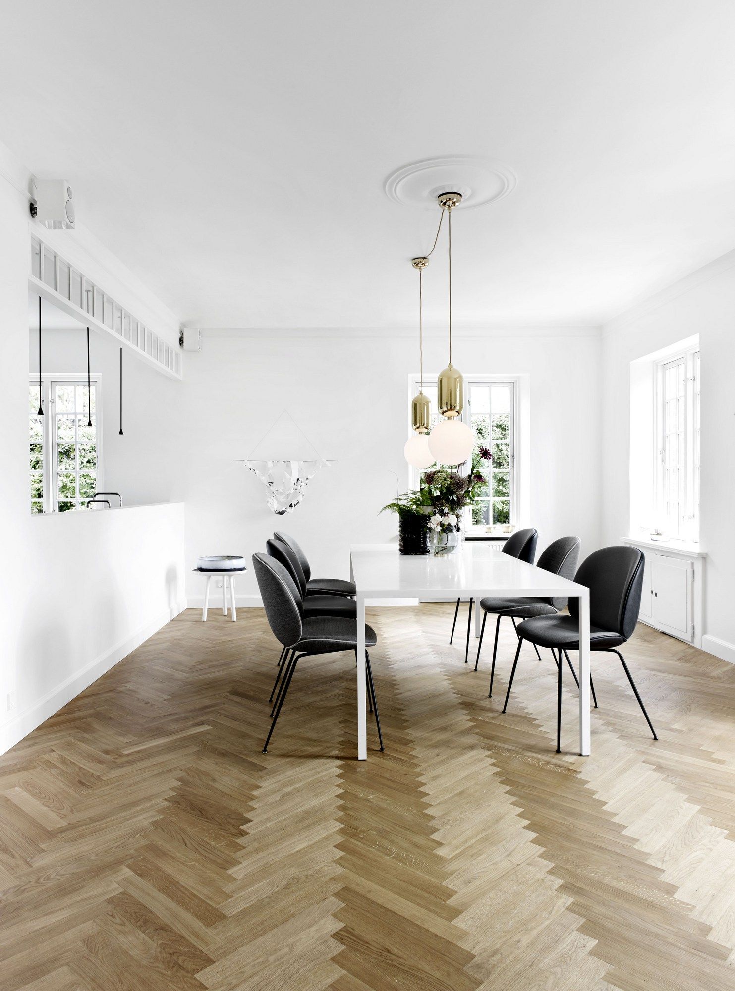 FORM 2 - BLACK OAK Linear solid wood kitchen without handles By ...