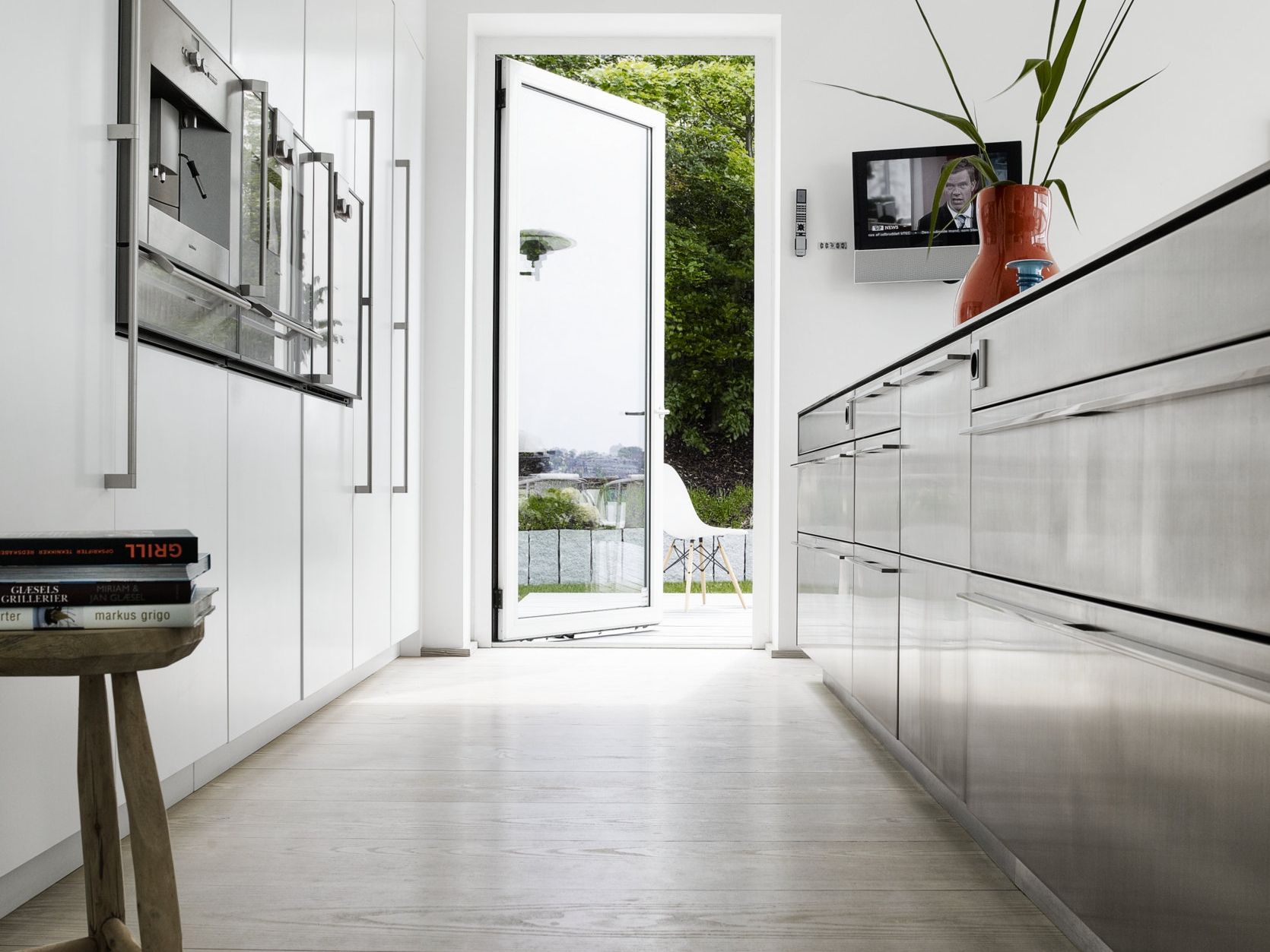 FORM 2 - STAINLESS STEEL + CHALK WHITE Custom stainless steel kitchen ...