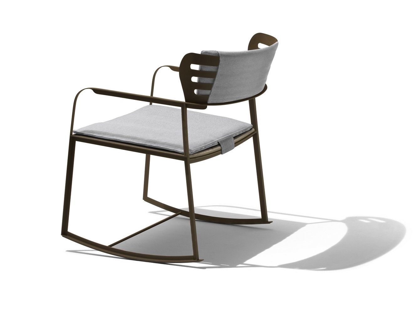 GEA Rocking low lounge chair By Giorgetti | design Chi Wing Lo