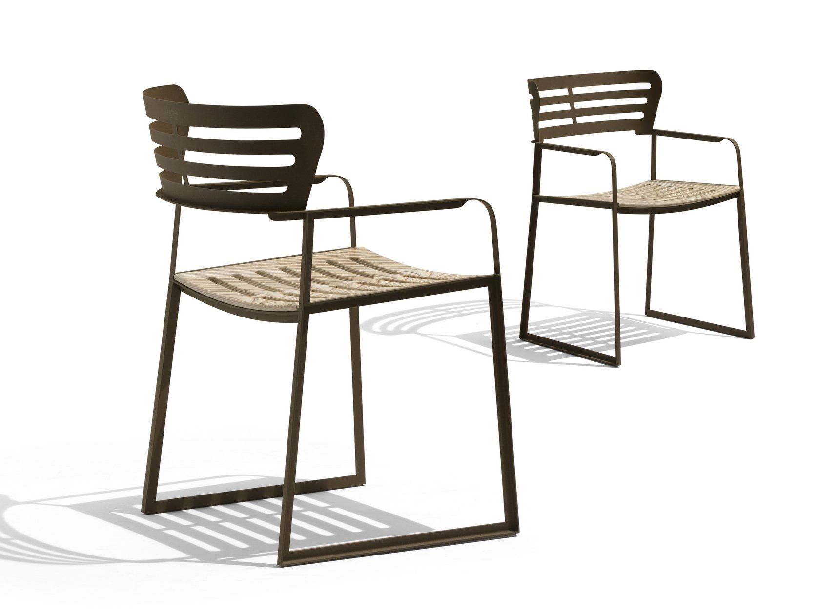 GEA | Sled base chair Gea Collection By Giorgetti design Chi Wing Lo