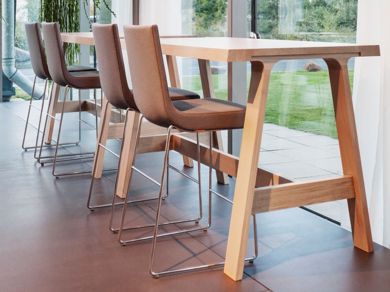 JIM | Fabric stool By Montis design Gijs Papavoine