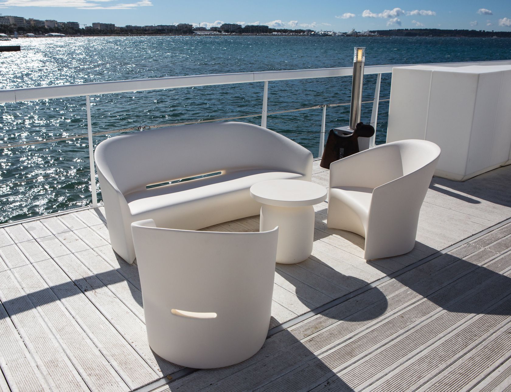 JUJU Coffee table By Serralunga | design Garth Roberts