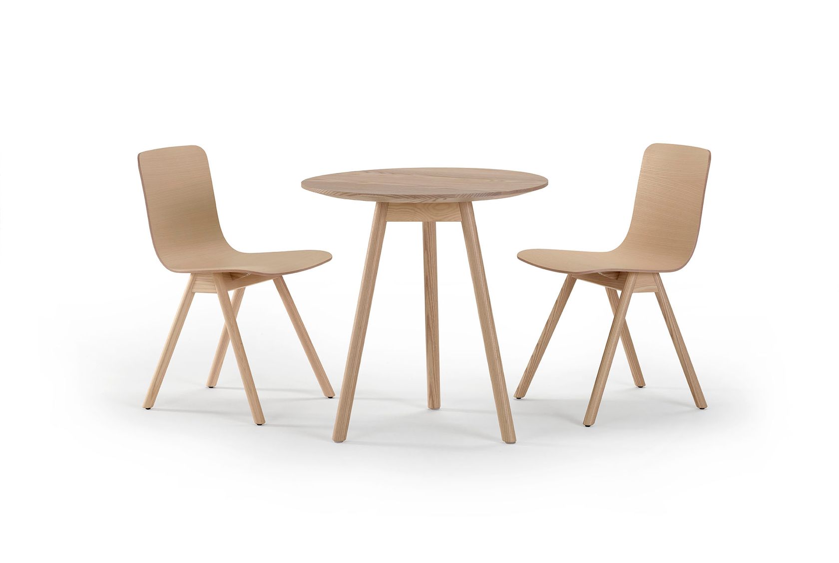 KALI Round ash table By Offecct | design Jasper Morrison