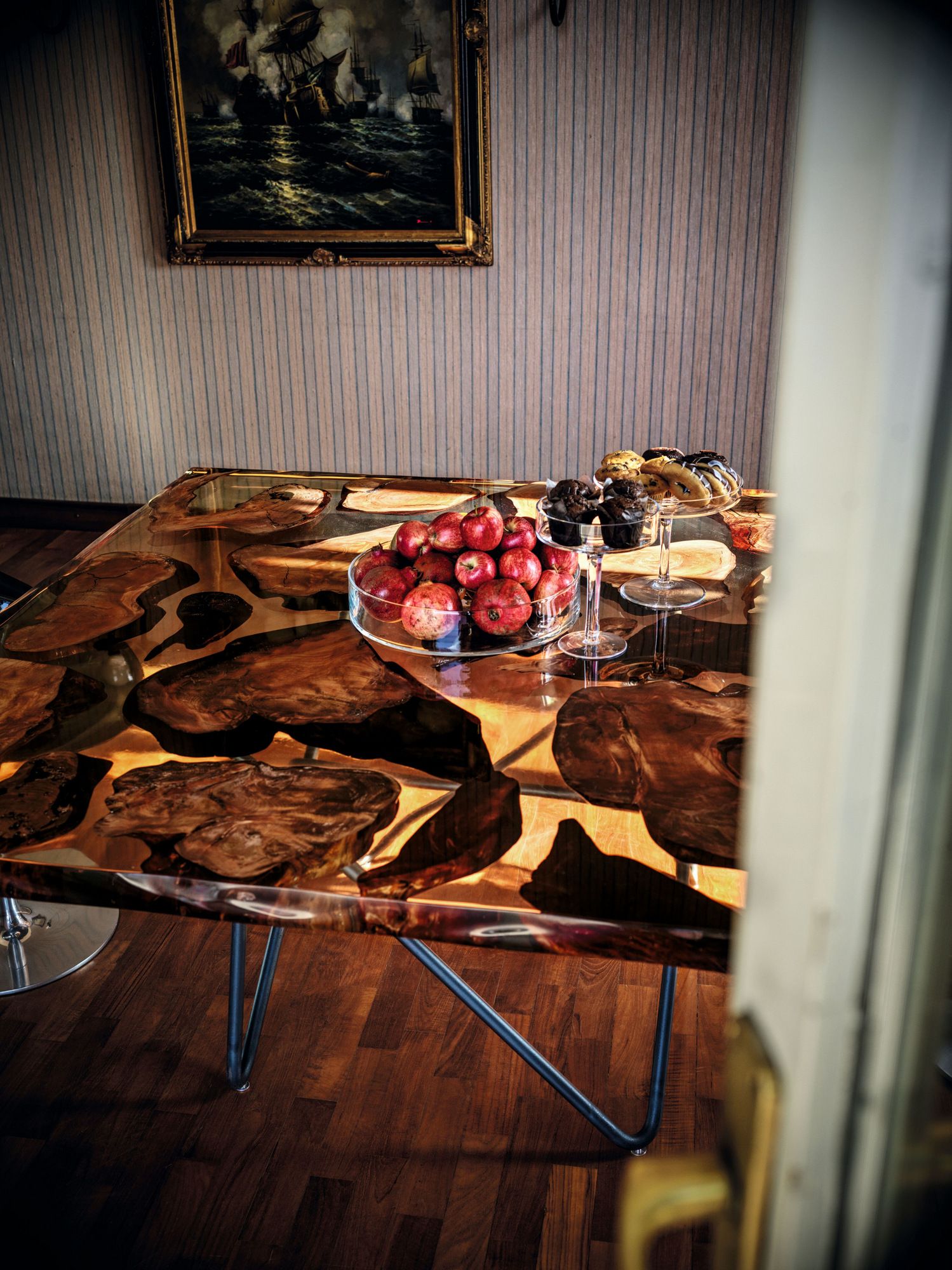 KAURI Square table with kauri and resin top with iron base By Riva 1920 ...