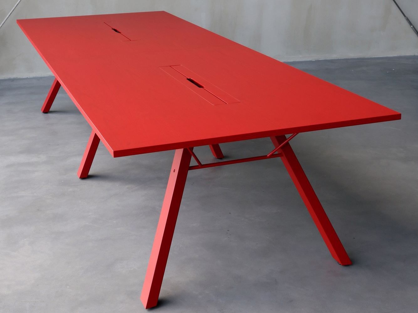 LAB Mesa de reunión rectangular de madera con pasacables By Inno ...