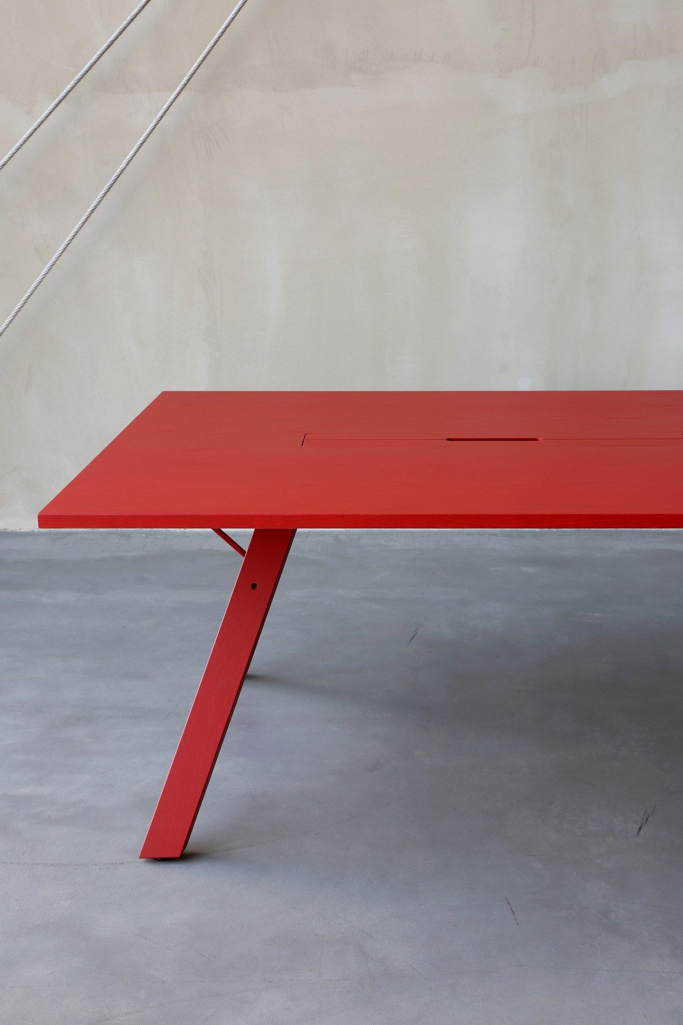 LAB Mesa de reunión rectangular de madera con pasacables By Inno ...