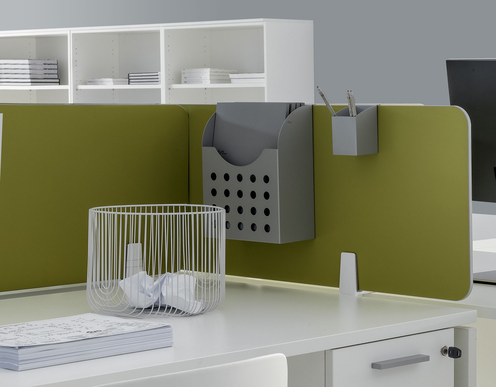 Pannello divisorio da scrivania modulare in melaminico FRONTAL PANELS ...