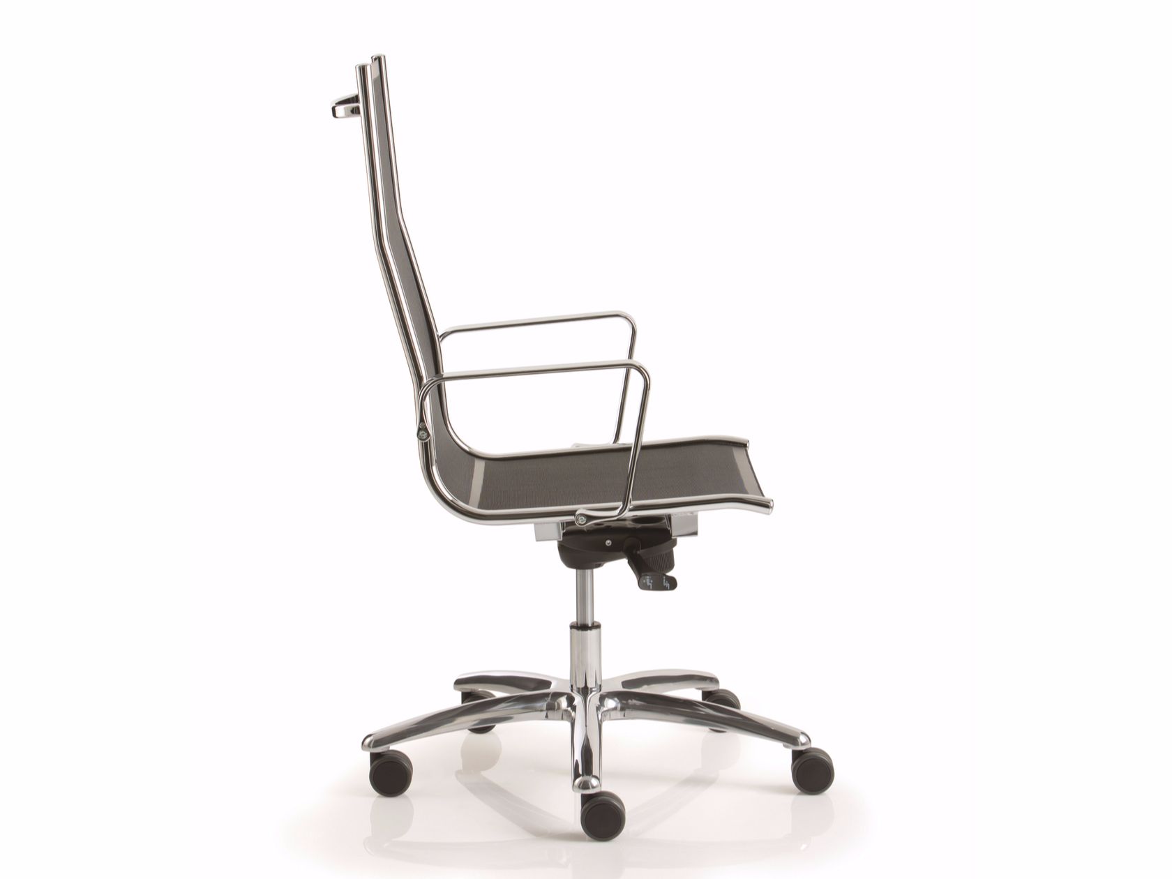 LIGHT High-back reception chair with 5-spoke base By Luxy | design Luxy R&D