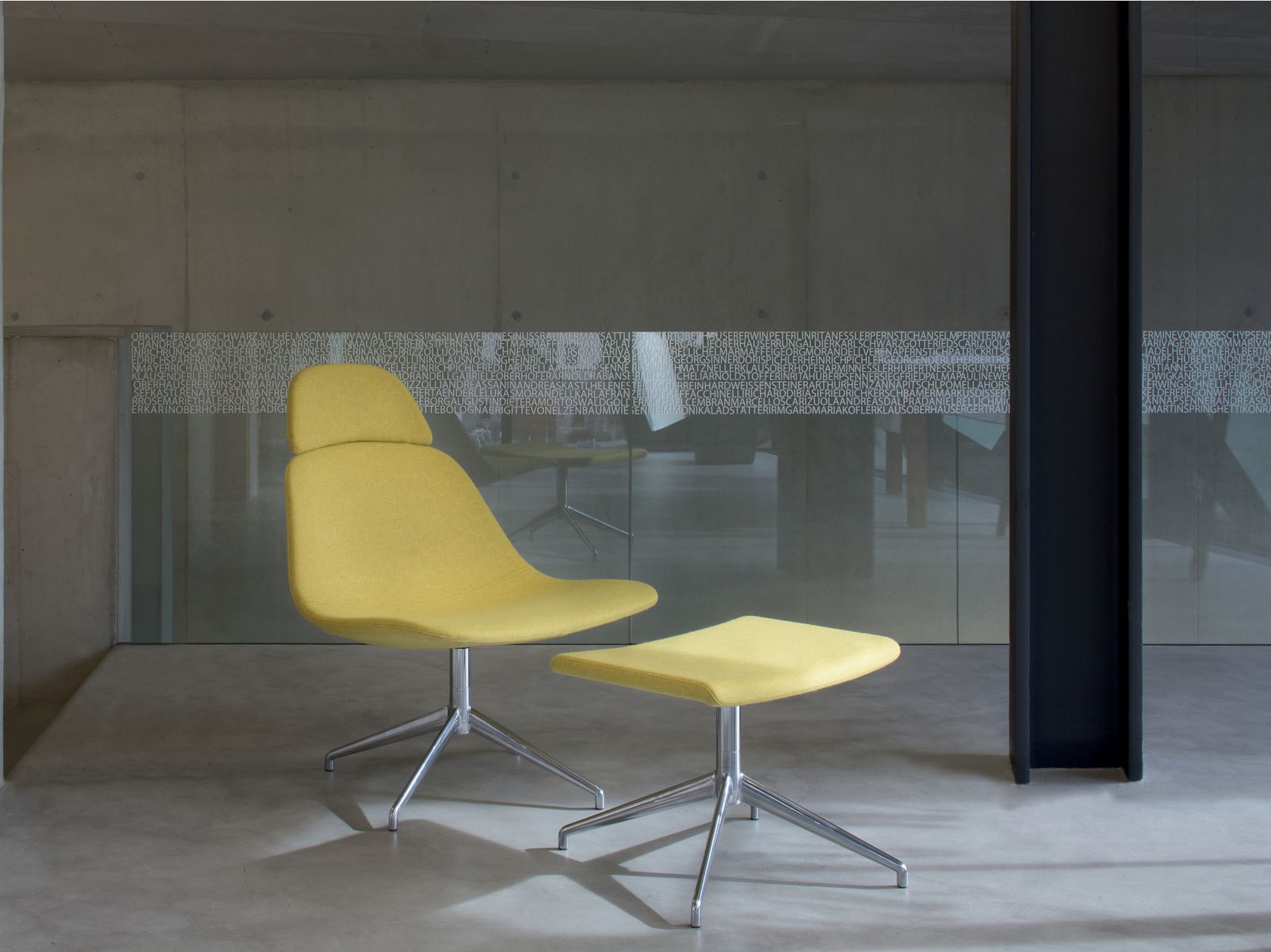 LLOUNGE Upholstered with 4-spoke base easy chair high-back By Luxy