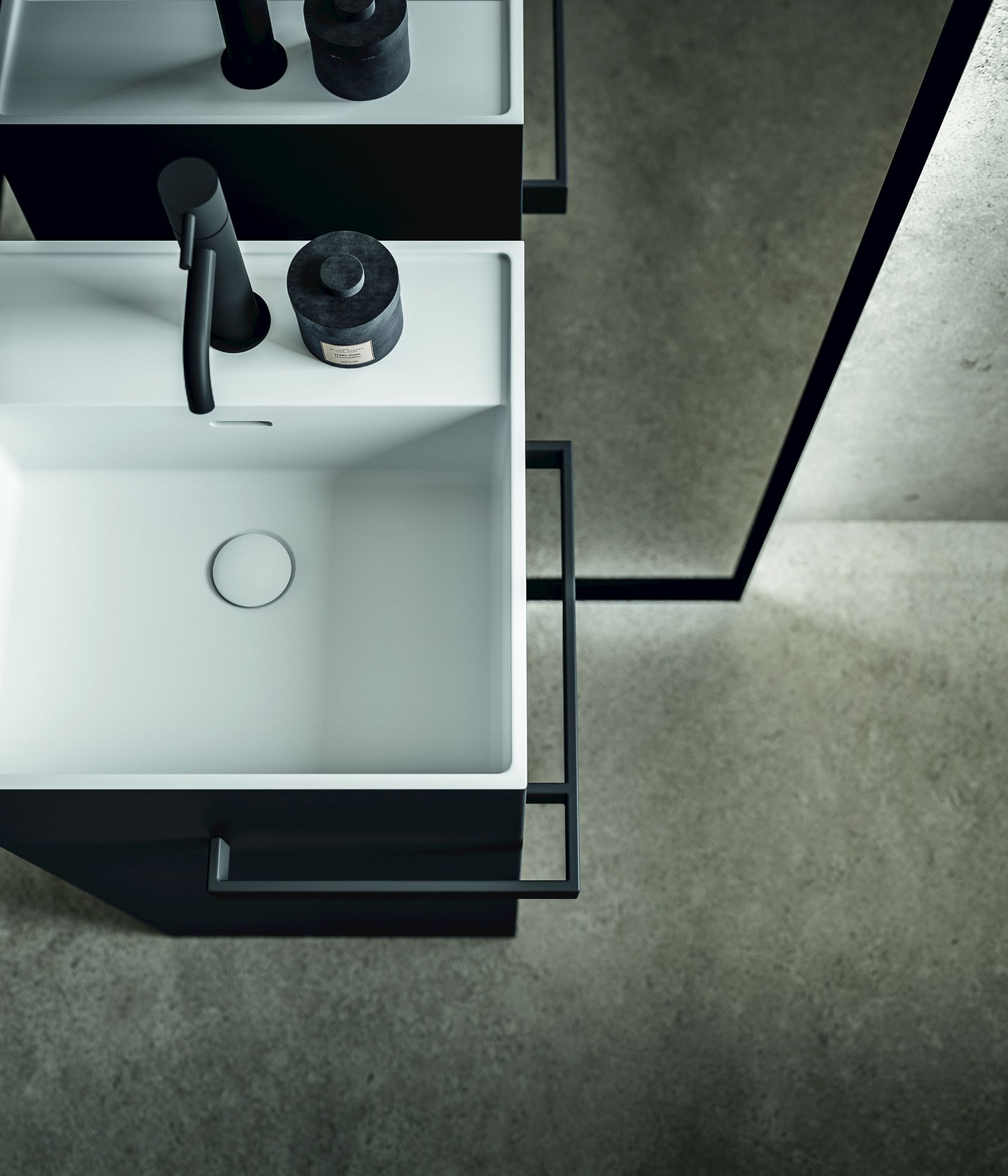 NEROLAB Freestanding bathroom mirror with integrated lighting By Cerasa