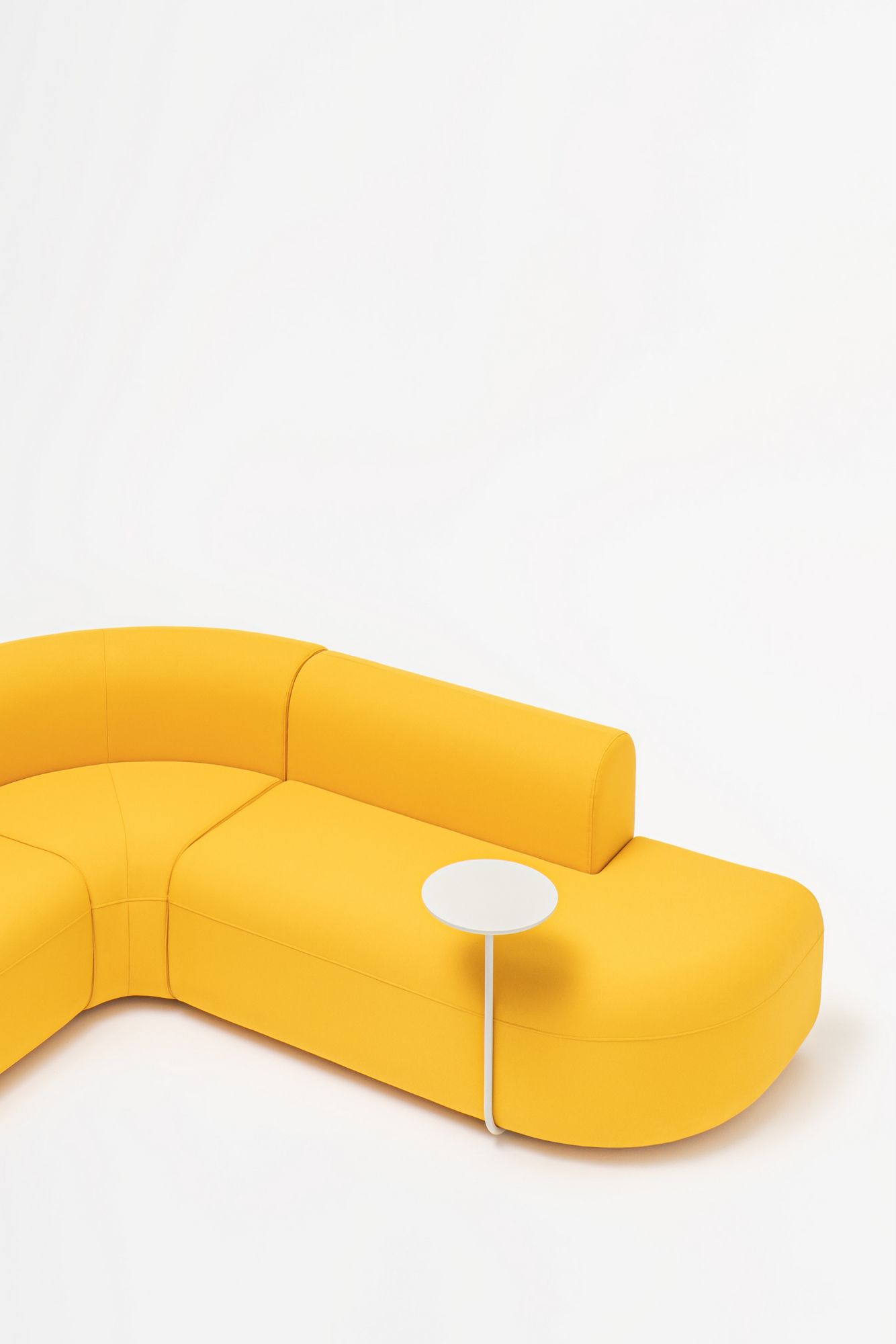 ARTIKO Modular sectional fabric sofa By MDD