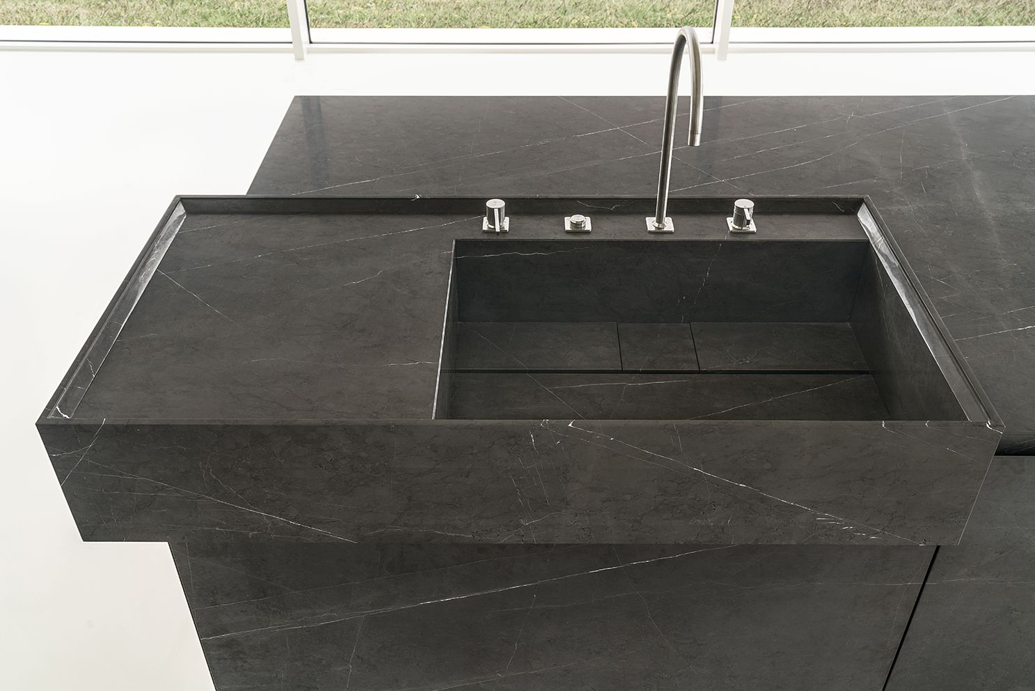 MONOLITH Marble kitchen with island By Zajc