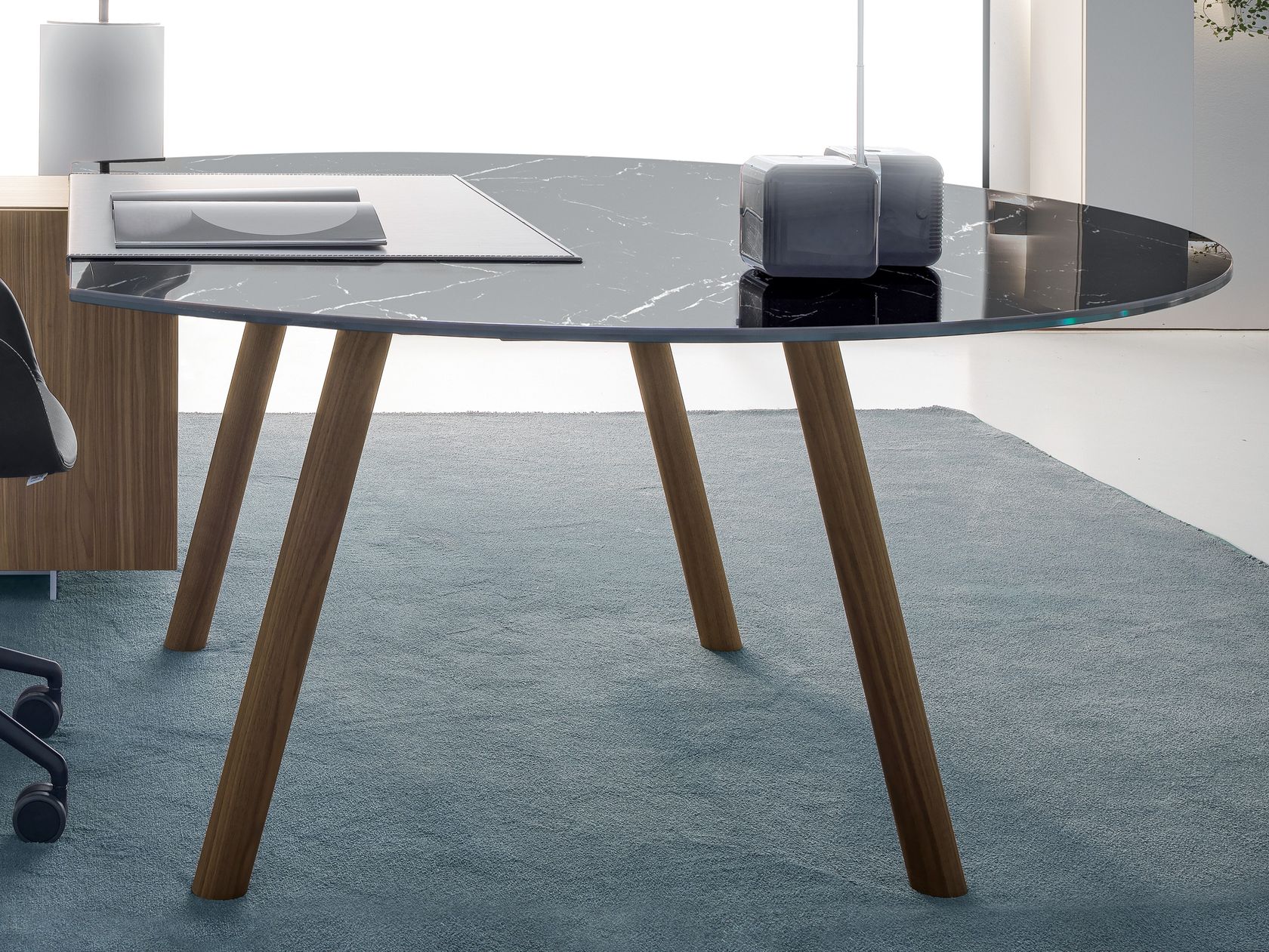 NOTO | Tavolo da riunione rotondo By DVO design Enzo Berti