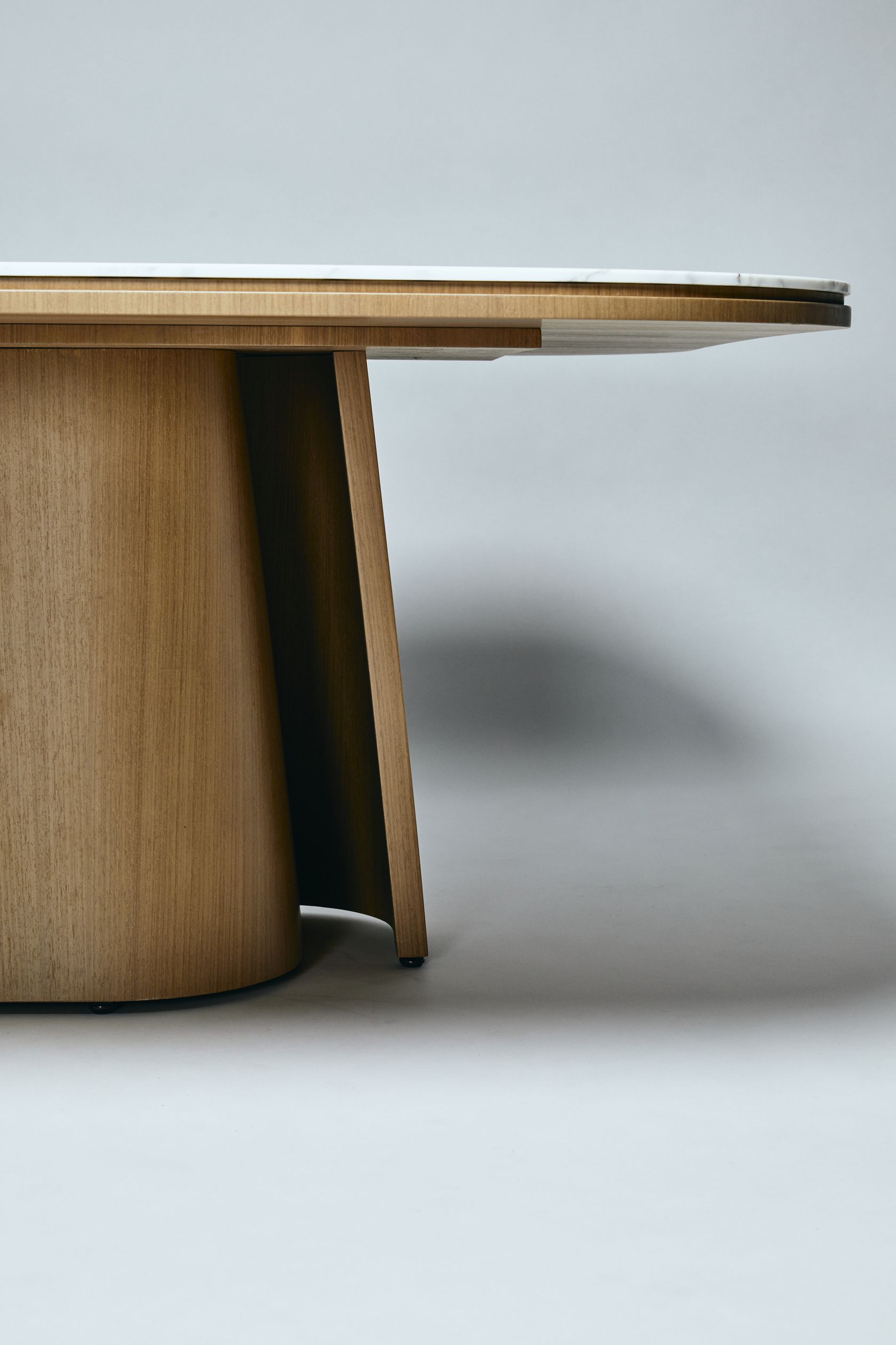 OOMA Table By REDA AMALOU DESIGN | design Reda Amalou