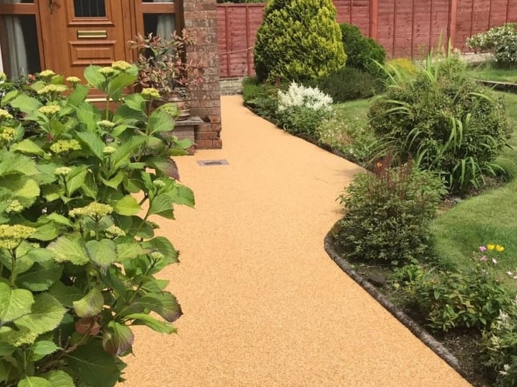 UV stable resin Outdoor continous flooring PATHWAY By SureSet
