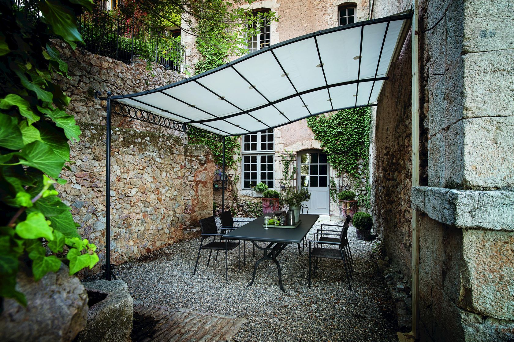TIBISCO Wall-mounted iron pergola By Unopiù