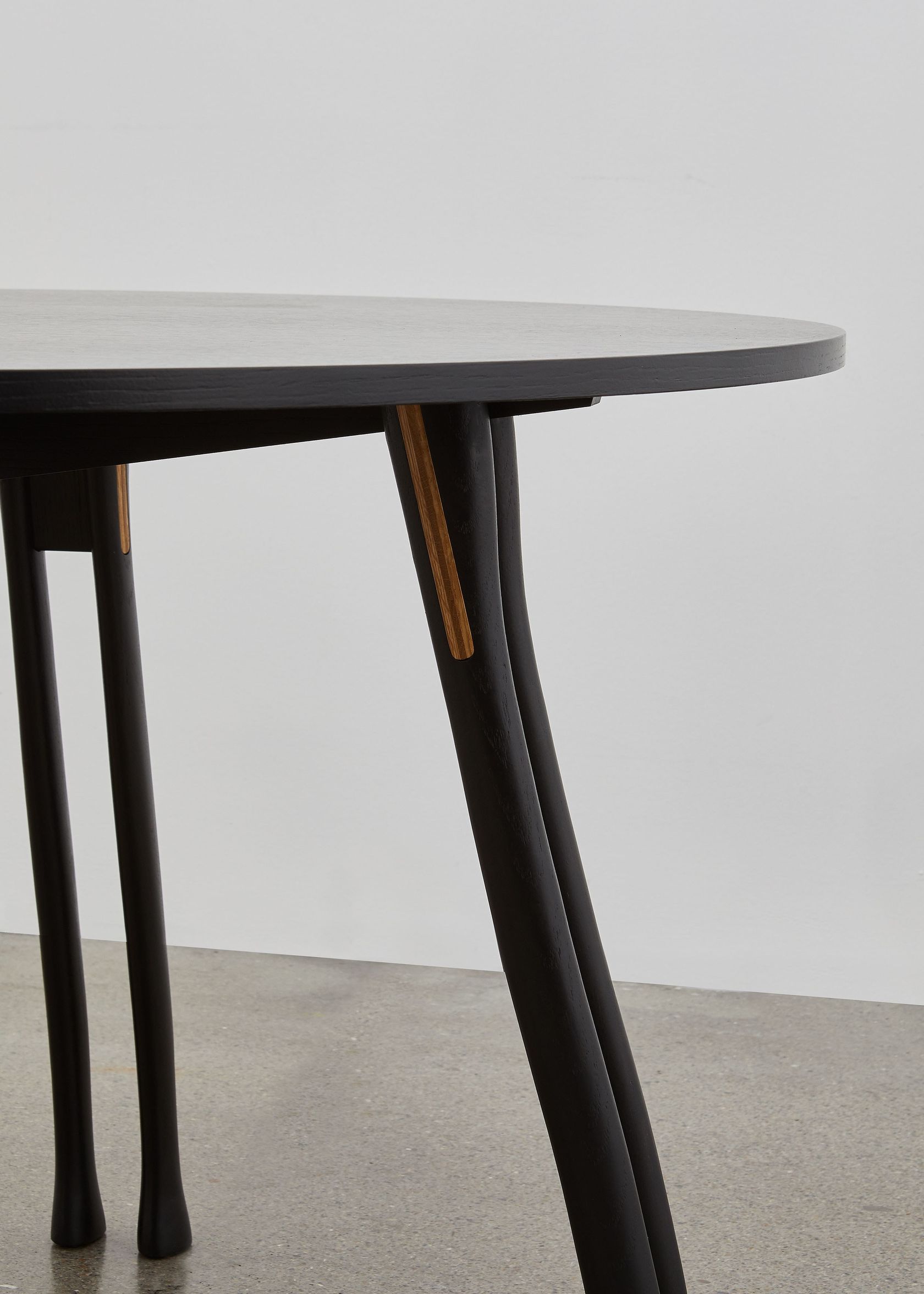 PH AXE TABLE | Mesa By PH Furniture & Pianos diseño Poul Henningsen
