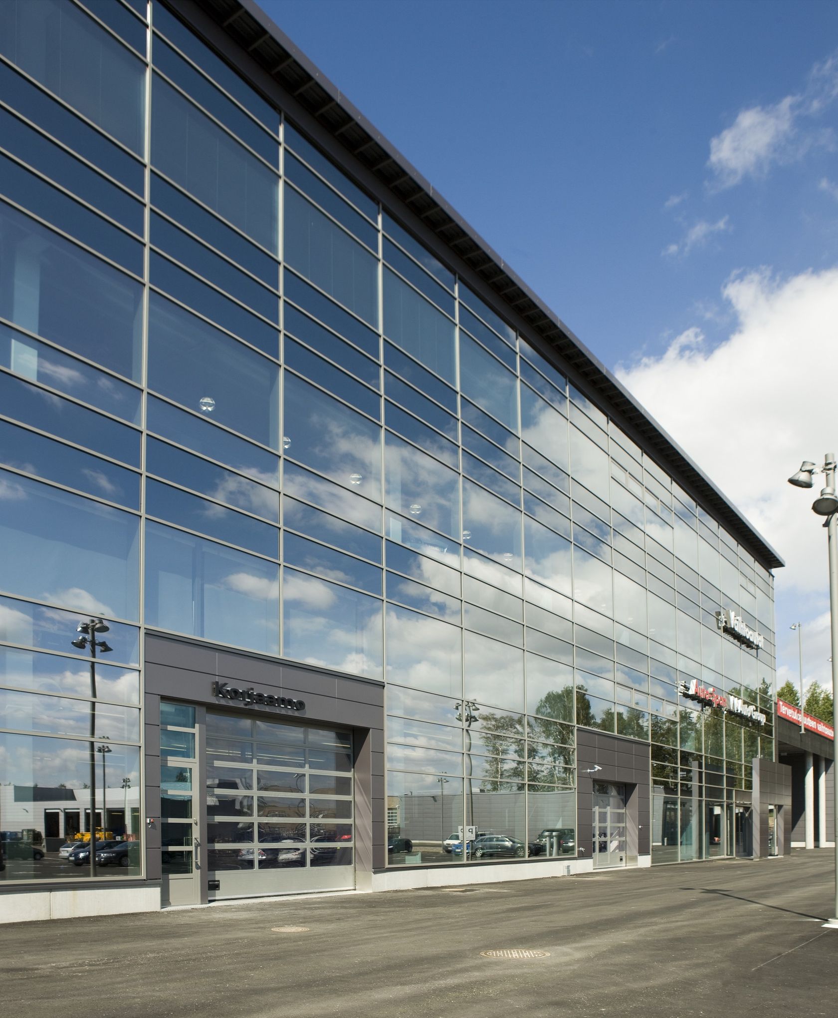 Low-e glass with magnetron coating Pilkington Suncool™ By PILKINGTON ITALIA