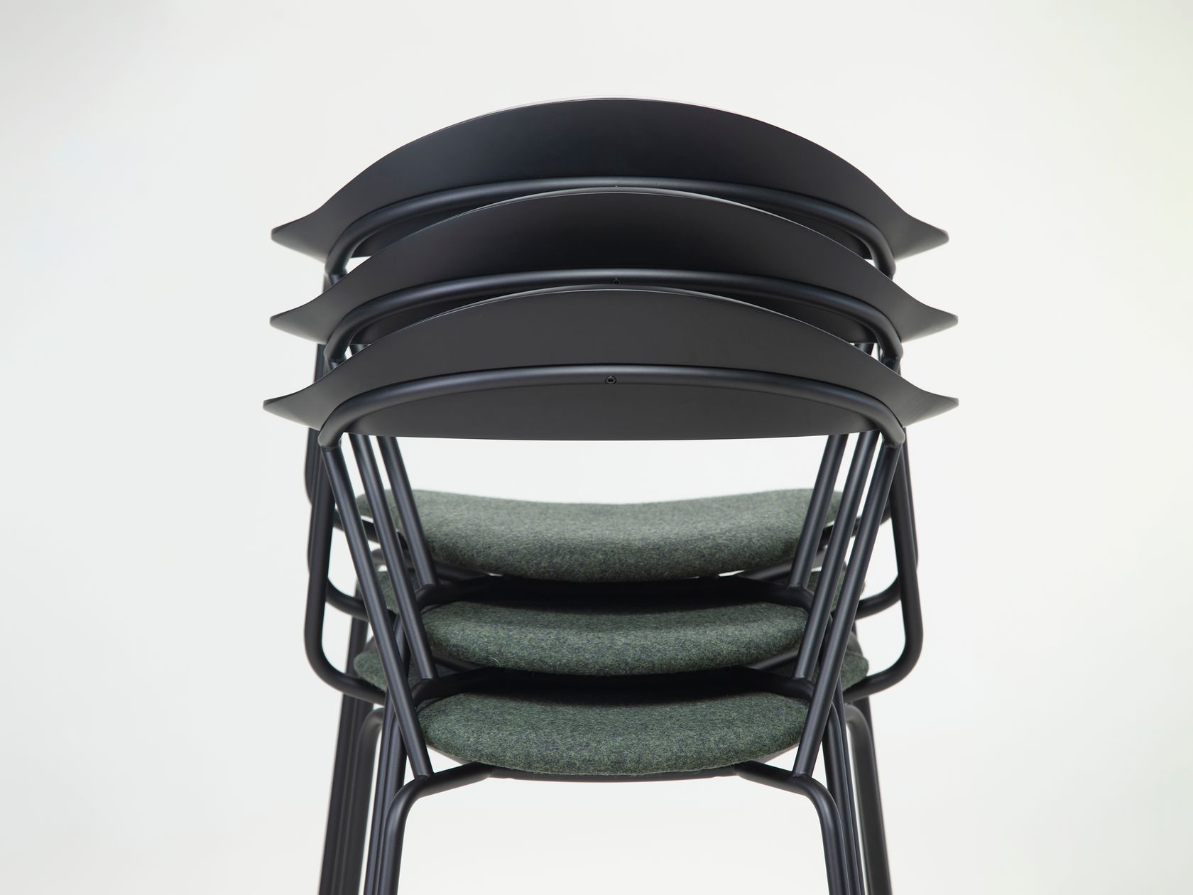 PIUN Wooden chair with armrests with integrated cushion By Prostoria | design Grupa Studio