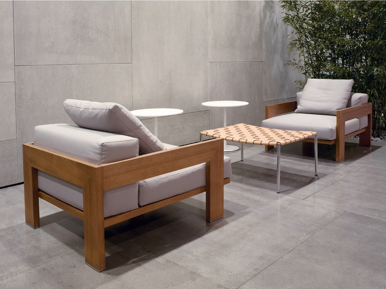 ALISON IROKO ARMCHAIR INDOOR By Minotti