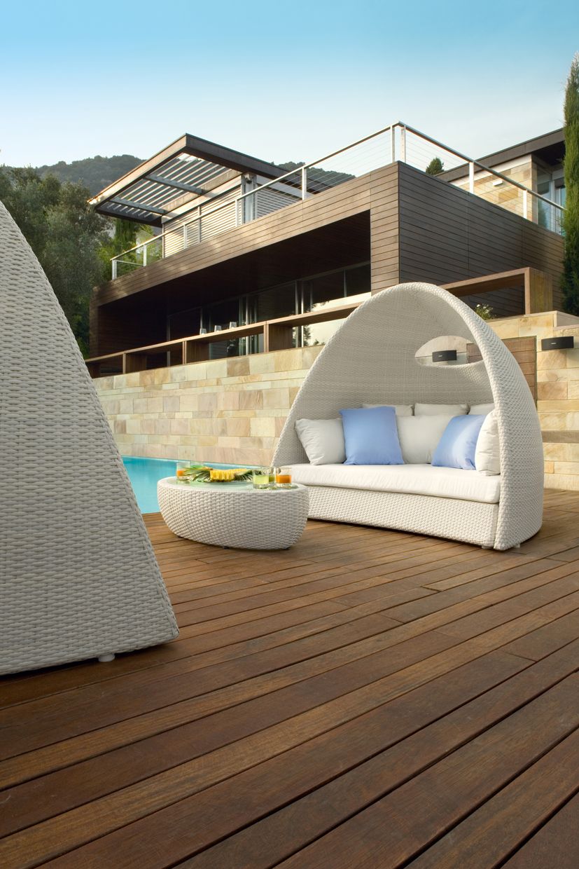 IGLOO | Garden sofa By Roberti design Studio Balutto Associati