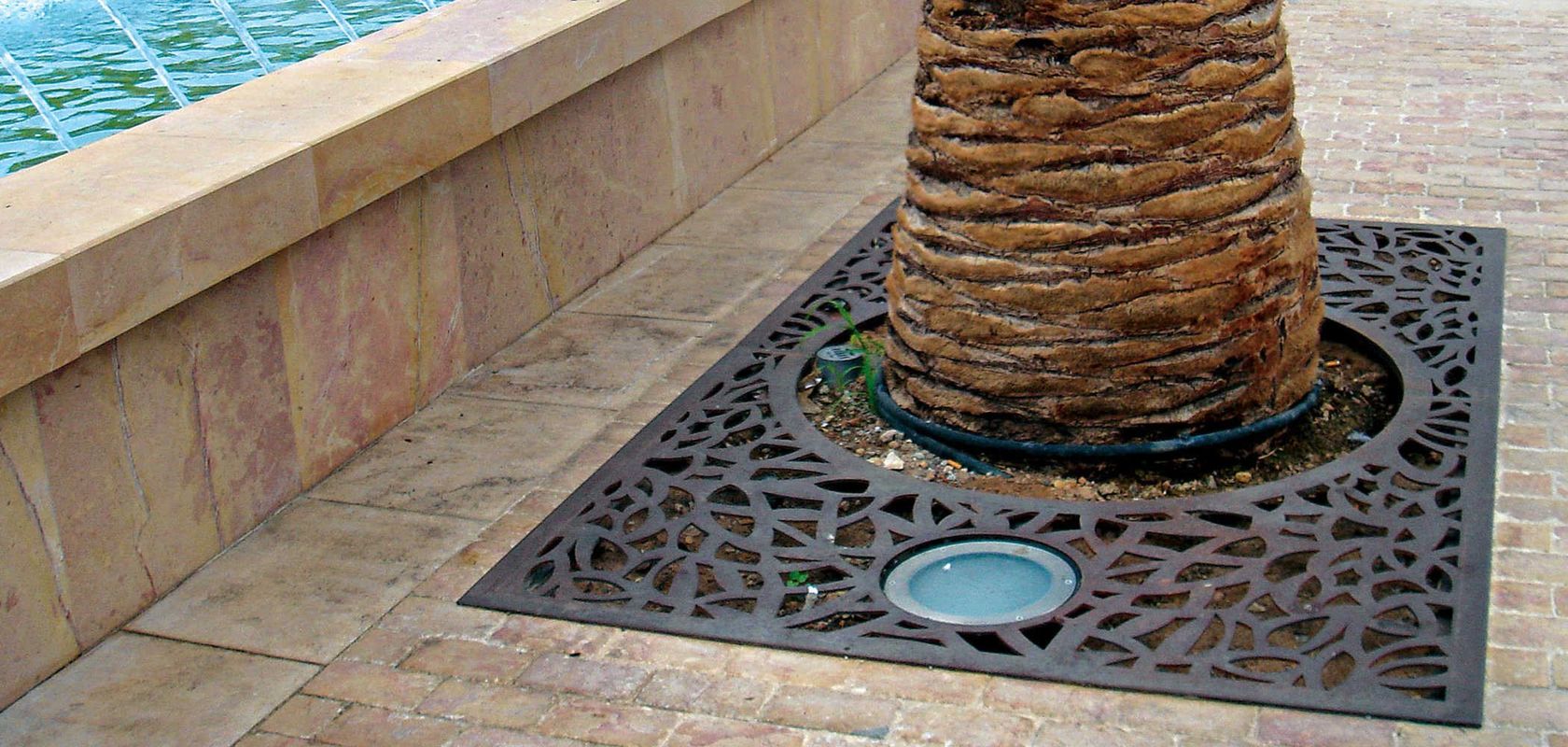 OBRA C - Q - R | Tree grill By Metalco design Marc Aurel