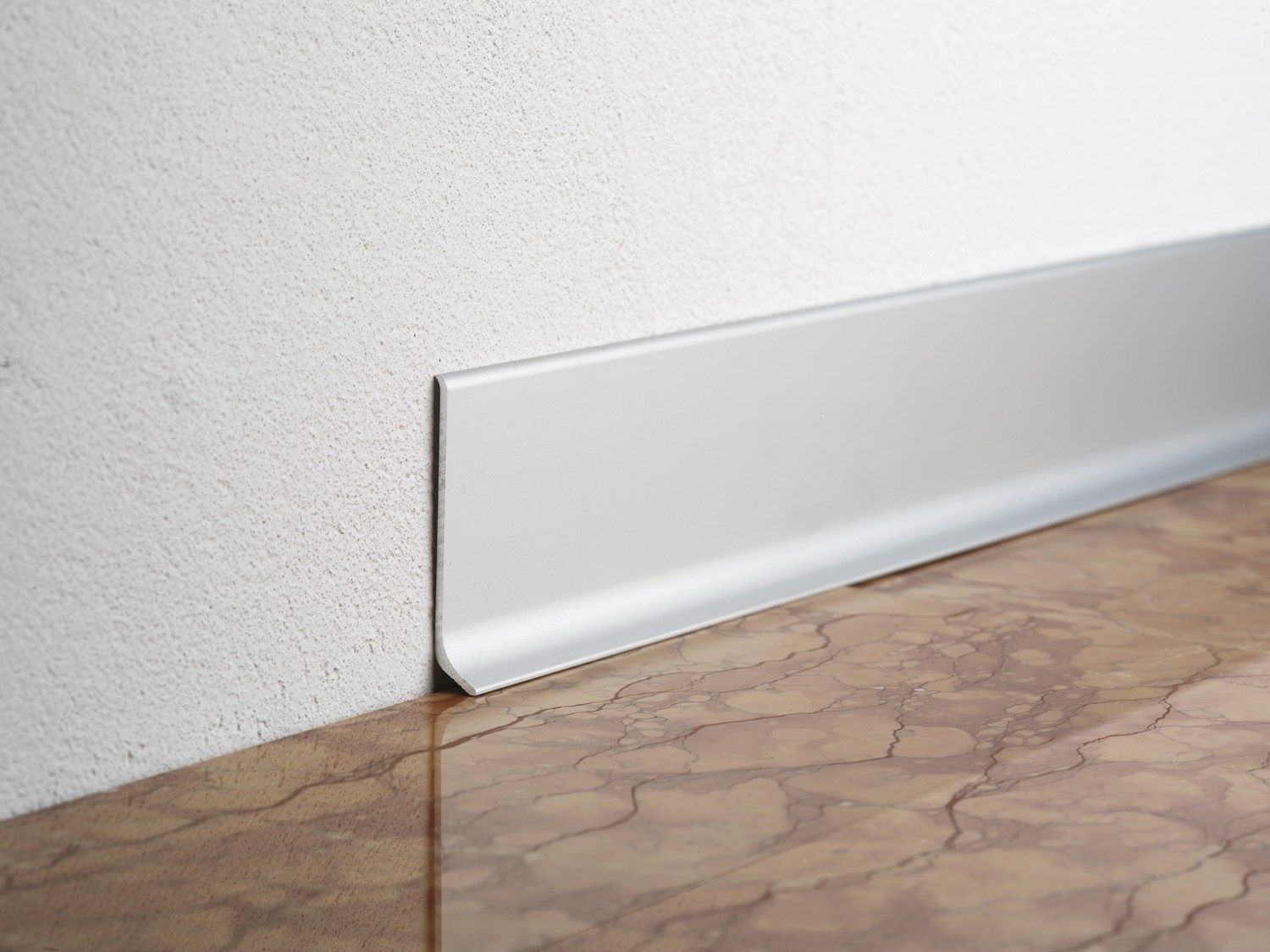 BA 600 | Skirting board By PROFILITEC
