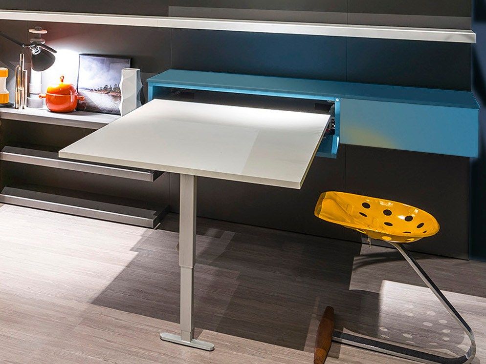 Lacquered pull-down Kids writing desk APP By CLEI