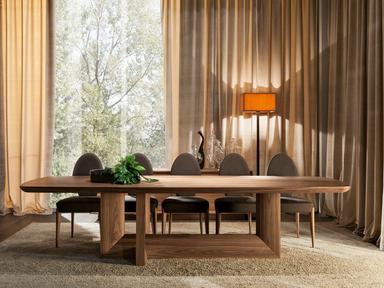 INDIGO | Dining table By SELVA design Leonardo Dainelli