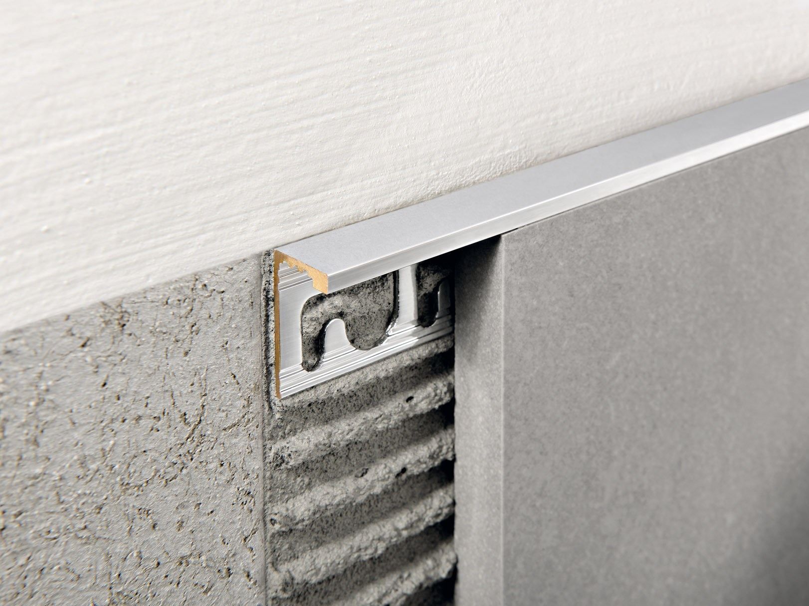 PROTERMINAL | Chromed brass edge profile By PROGRESS PROFILES