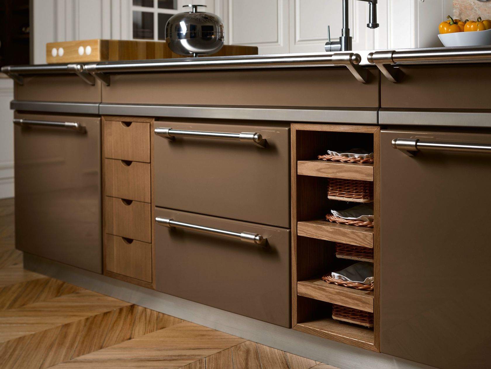 FLORAL | Fitted kitchen By L'Ottocento