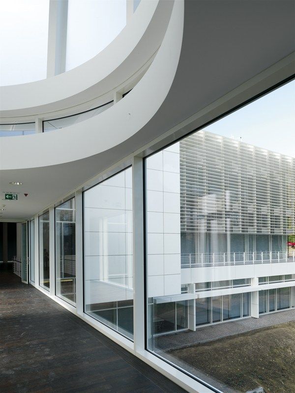 Structural glass facade WICTEC 50 By WICONA