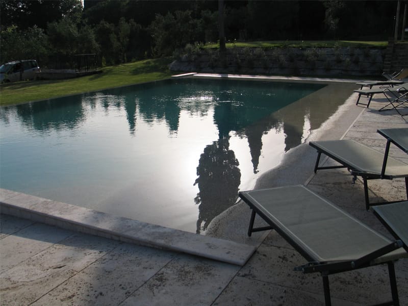 Infinity swimming pool By INDALO PISCINE