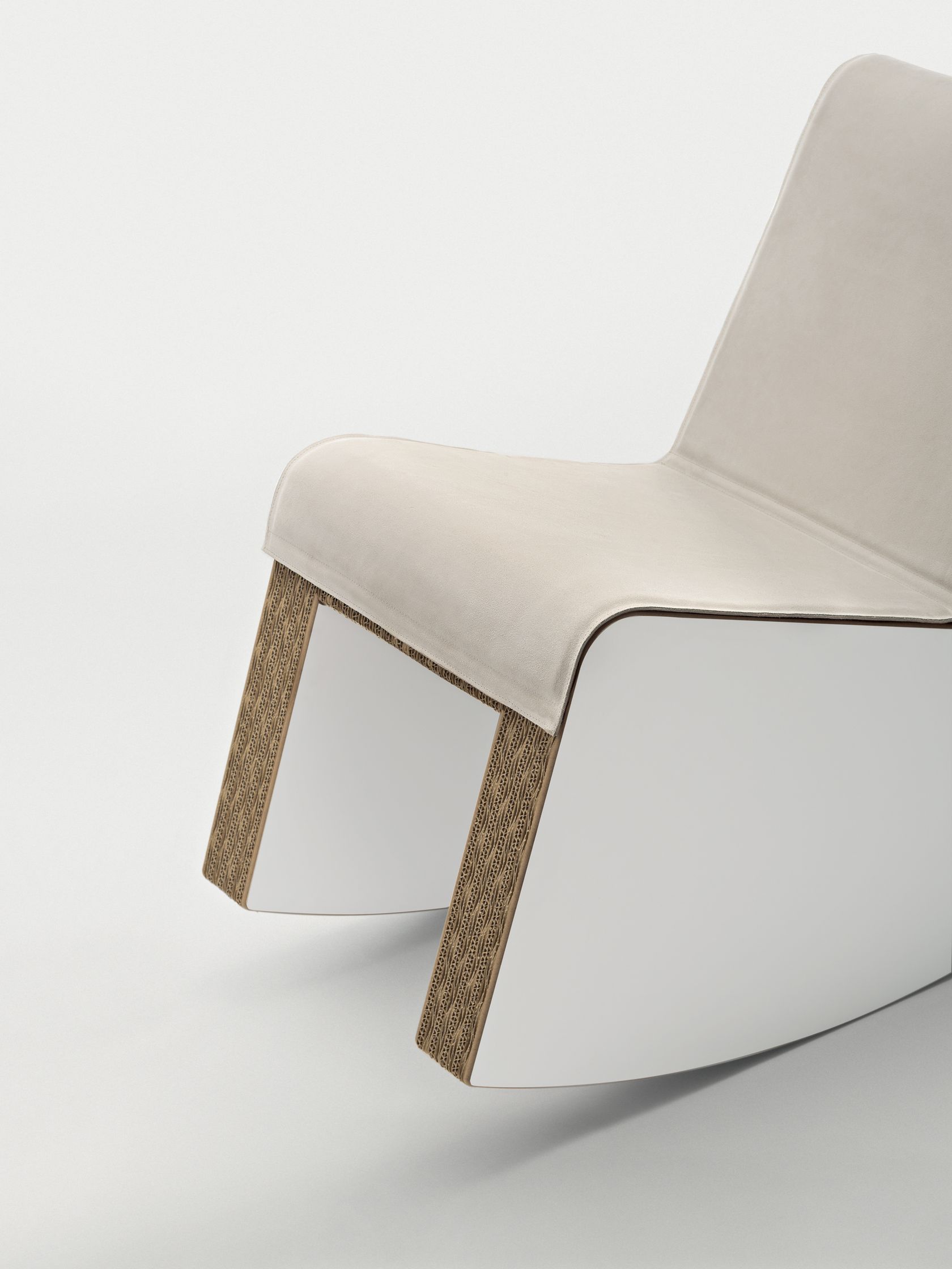 Poltrona a dondolo in carta kraft SWING By Staygreen design ...