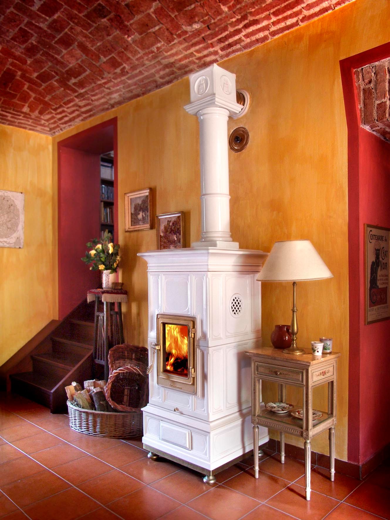 VIENNA | Stove Wood-burning ceramic stove By LA CASTELLAMONTE