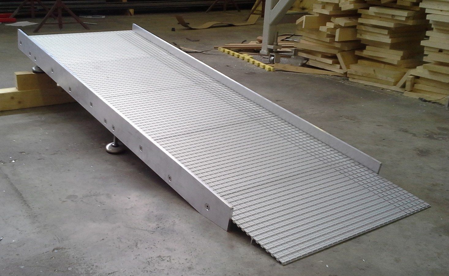 Aluminium Entrance ramp By ALUSCALAE design Aluscalae