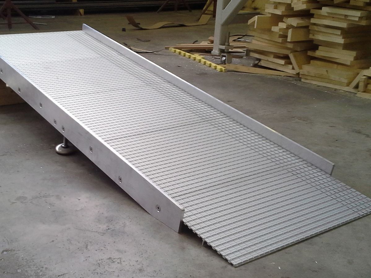 Aluminium Entrance ramp By ALUSCALAE design Aluscalae