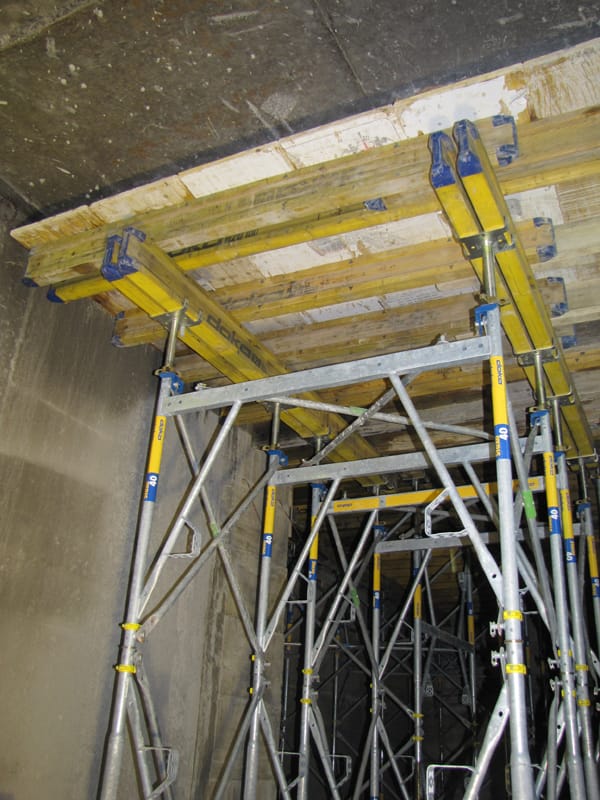 Étais Staxo 40 By Doka Italia