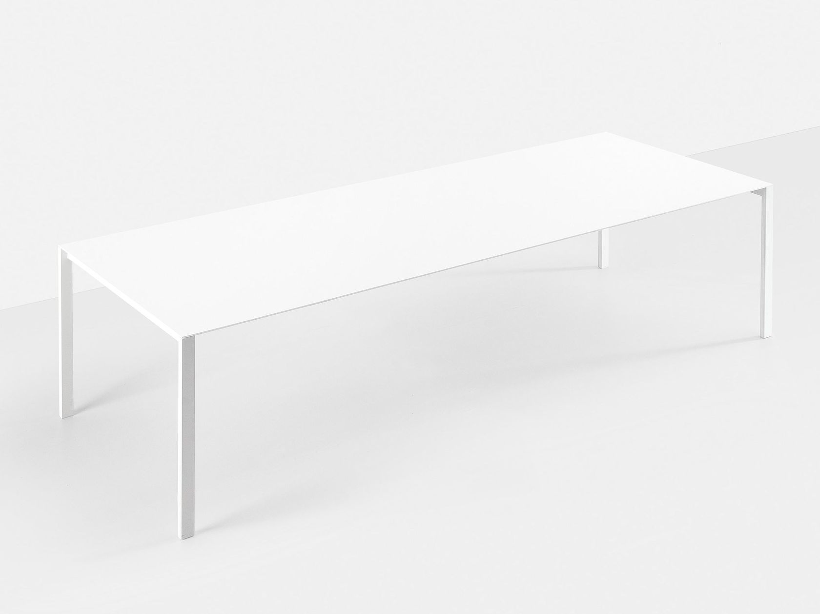 THIN-K Extending table By Kristalia