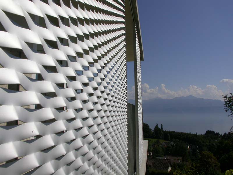 Stretched mesh for facade finish By Fratelli Mariani