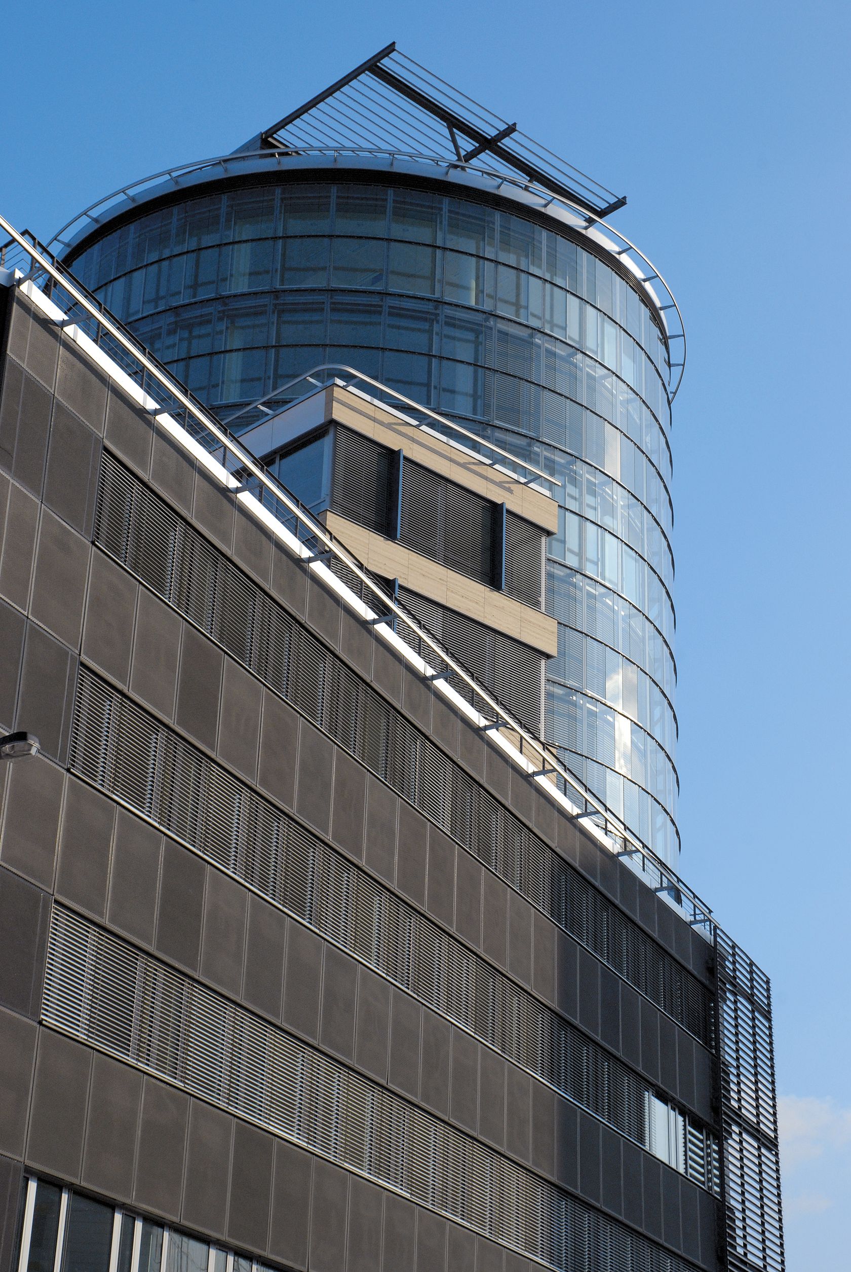 Stretched mesh for facade finish By Fratelli Mariani