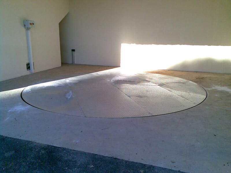 Rotating, moving platform for car Rotating platform By GREEN PARK