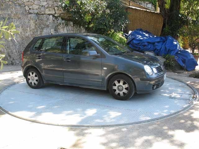 Rotating, moving platform for car Rotating platform By GREEN PARK